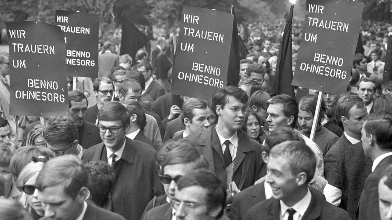 Vor 50 Jahren - Geburtsstunde der Kampfparole der 68er ...