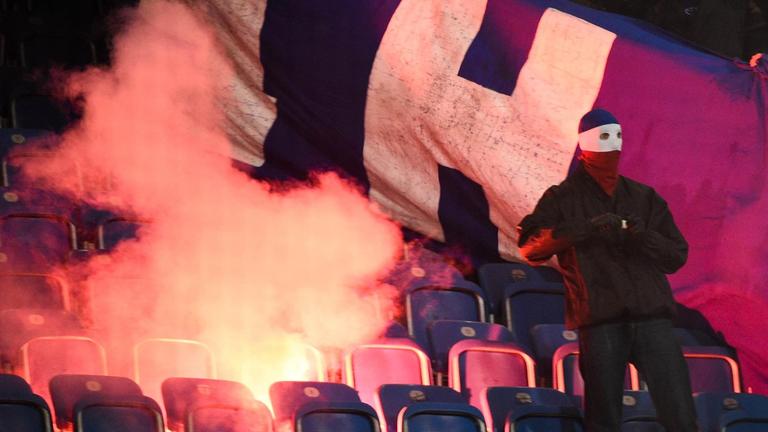 Krawalle in Rostock - Ultras die Rote Karte zeigen | deutschlandfunk.de