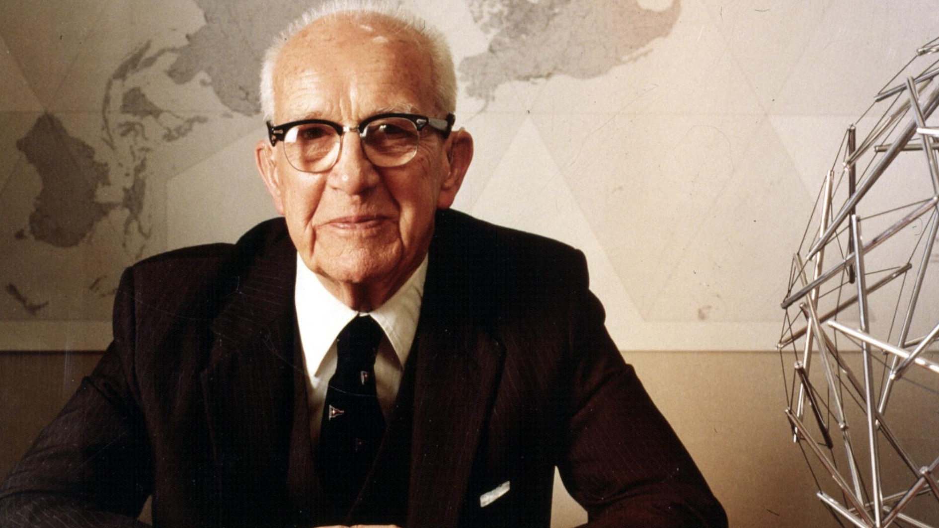 Vor 125 Jahren geboren - Richard Buckminster Fuller und das Raumschiff ...