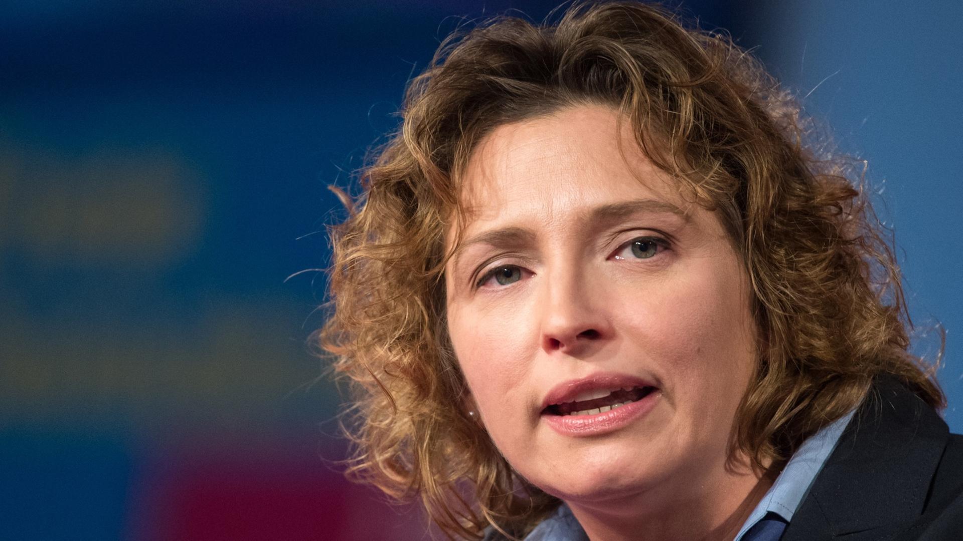 Sandra Pfister's Instagram, Twitter & Facebook on IDCrawl