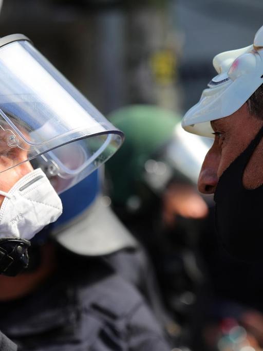 Kersten Knipp: „Die Erfindung der Eleganz“ - Wie wir Augenhöhe gelernt haben