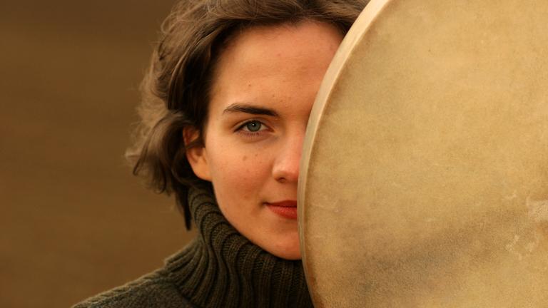 Die Perkussionistin Nora Thiele - "Ran an die Drums, Mädels" | deutschlandfunk.de