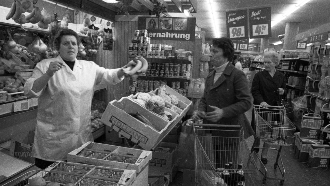 Prekäre Arbeit im Einzelhandel - "Kaufabende stehlen Feierabende"