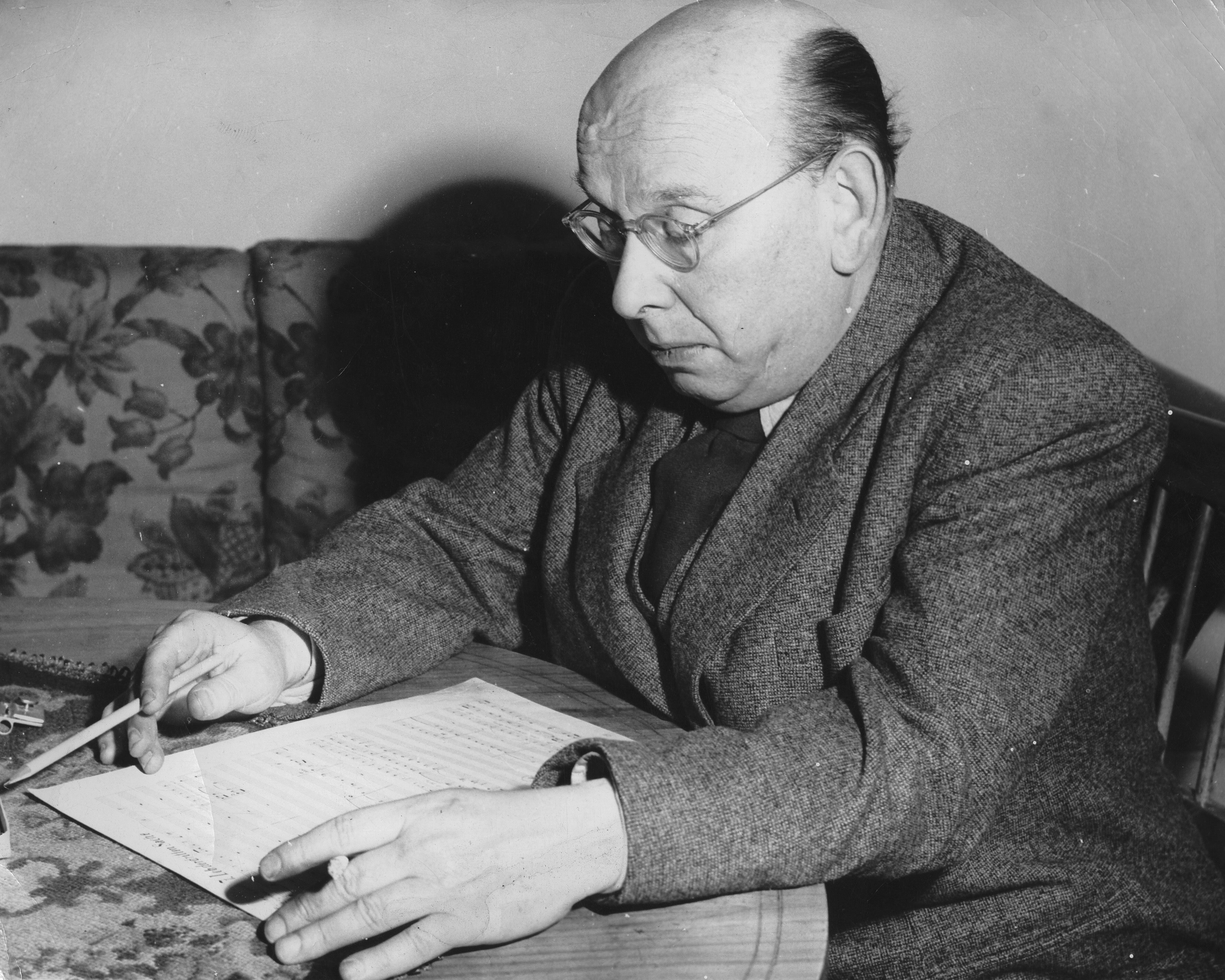 Kommunistische Musikkritik - Was Hanns Eisler in der "Roten Fahne ...