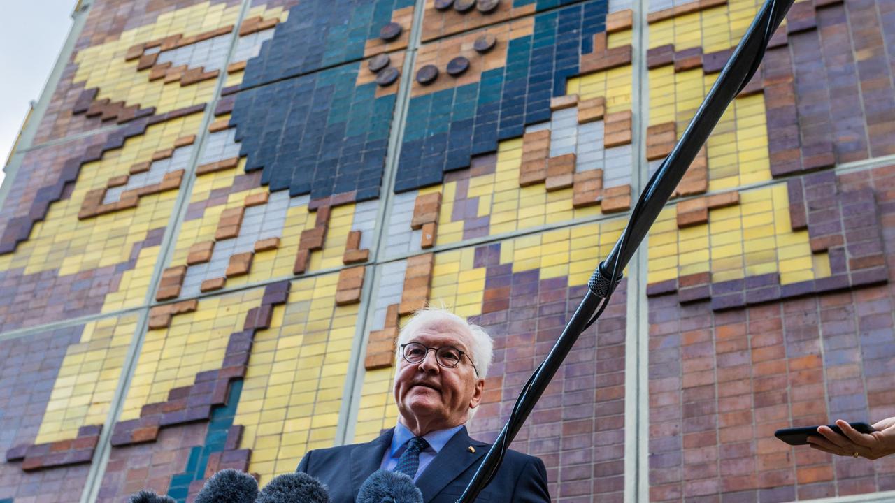 Ausschreitungen vor 30 Jahren - Steinmeier: "Katastrophe mit Ansage“ in ...