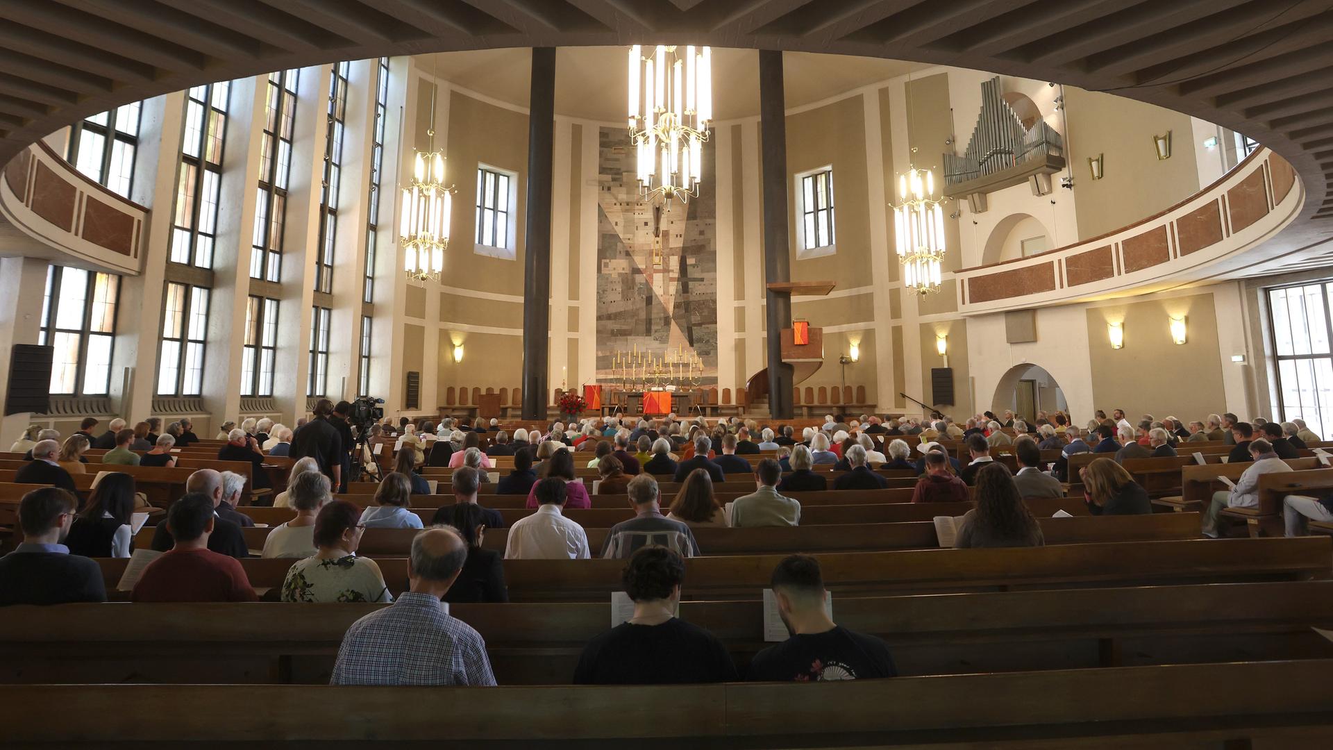 Millionen Christen weltweit feiern am Sonntag und Montag Pfingsten