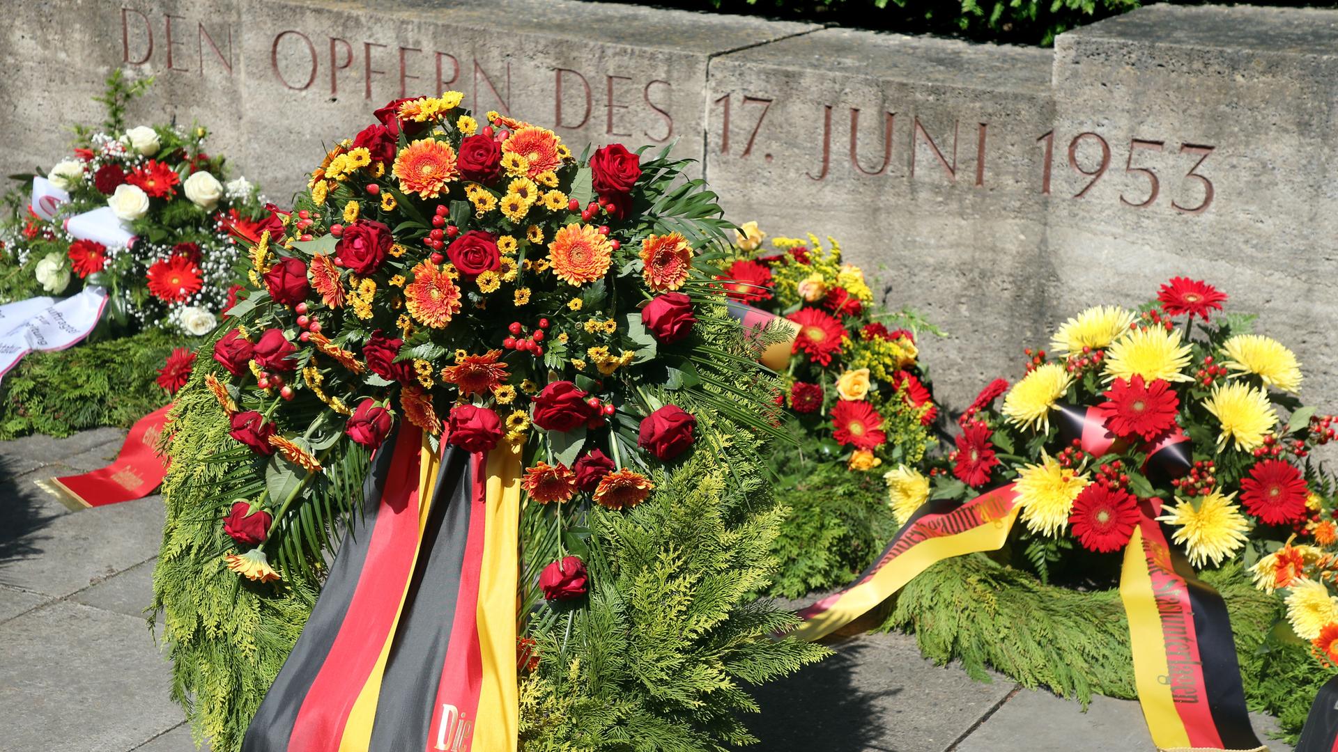 70. Jahrestag - Scholz und Steinmeier ehren Opfer des DDR-Volksaufstands 70. Jahrestag - Scholz und Steinmeier ehren Opfer des DDR-Volksaufstands