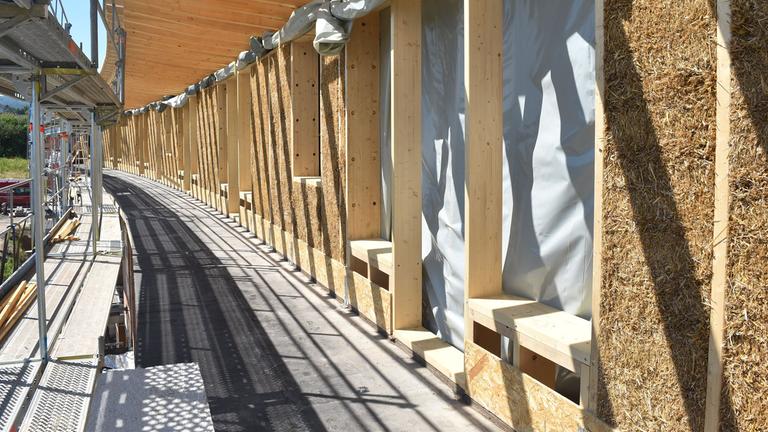 Strohballenhäuser - Mit nachwachsendem Rohstoff klimafreundlich bauen