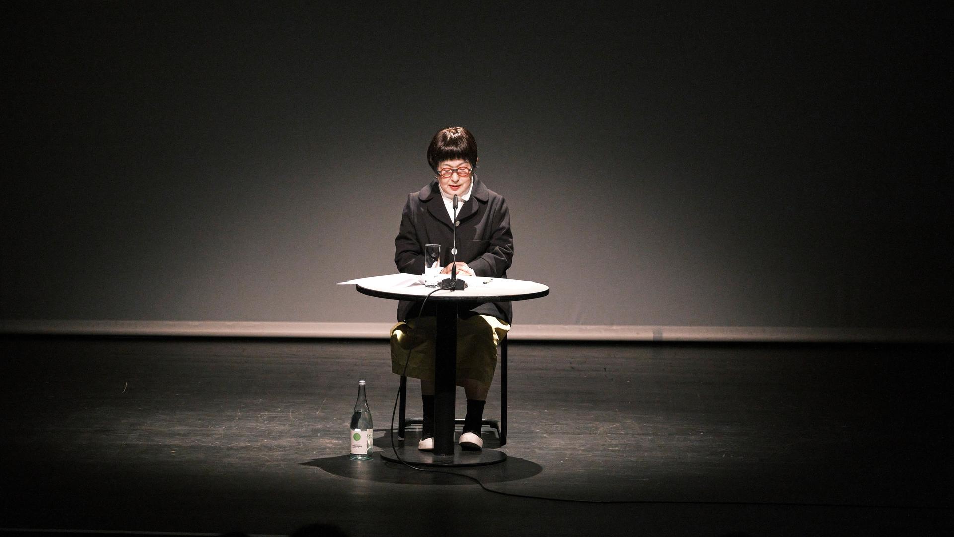 Rede zur Poesie: „Tongueless Mother Tongue“ von Kim Hyesoon