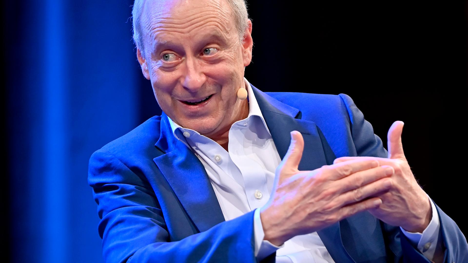 Philosoph Michael Sandel: Demokratie nicht dem Markt überlassen
