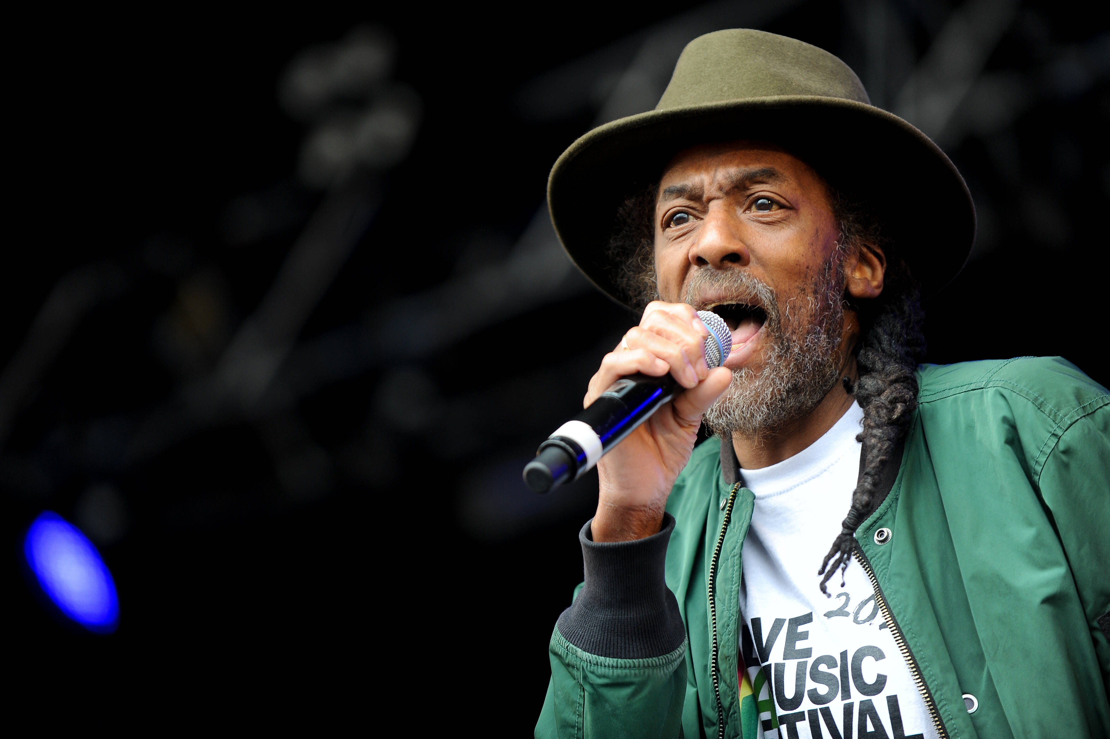Sänger der britischen Reggae-Band "Aswad" gestorben ...