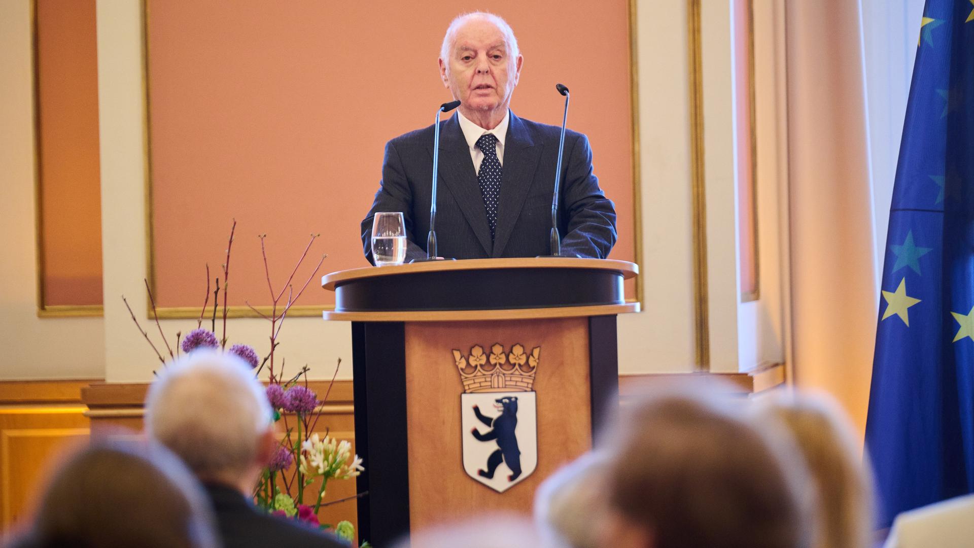 Kultur - Daniel Barenboim ist Berliner Ehrenbürger