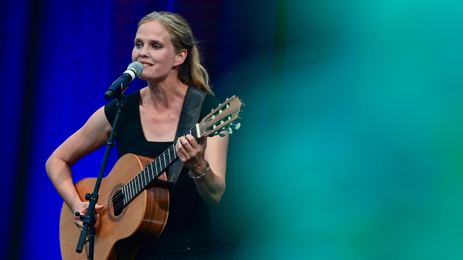 Sängerin Dota Kehr liebt die Deutsche Sprache