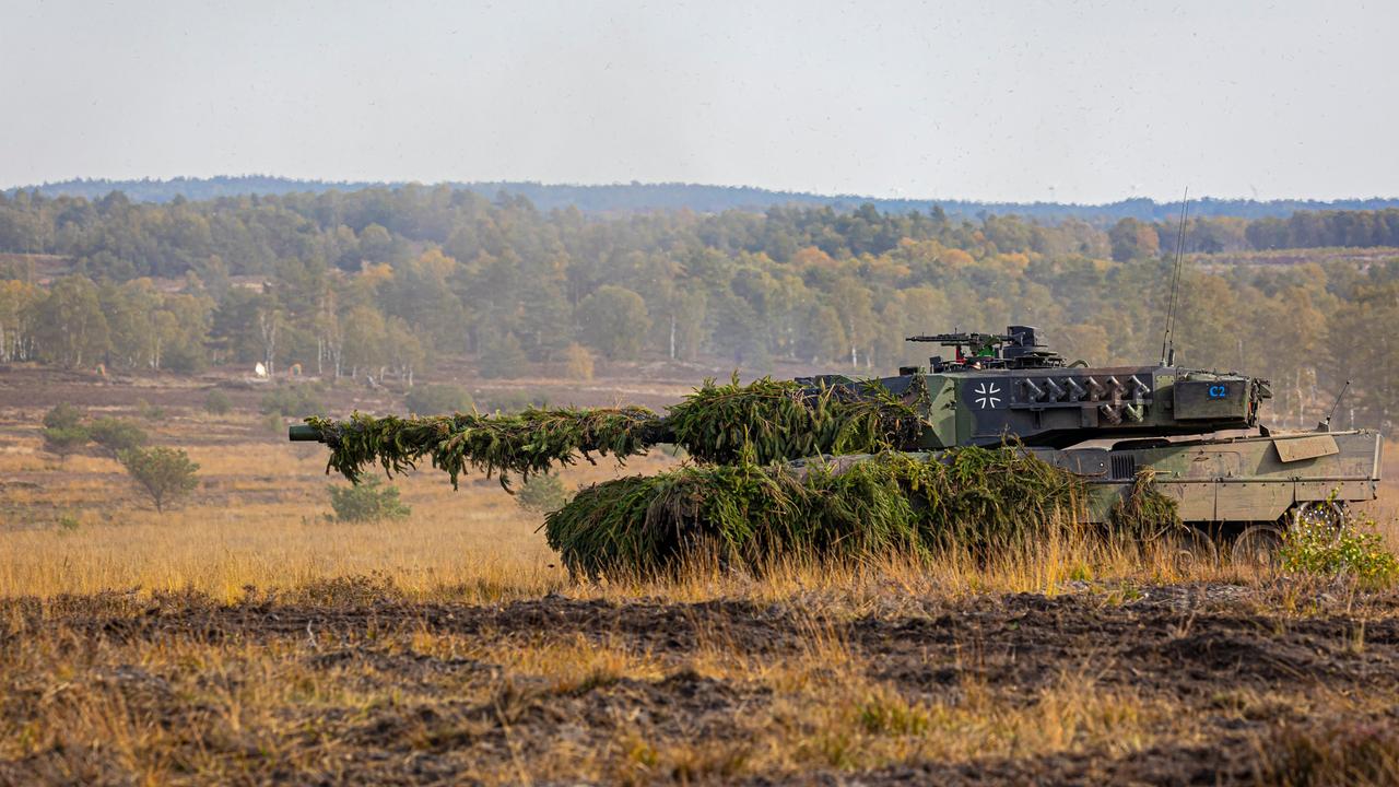 Deutsche Waffenlieferungen - Leopard-2- und Marder-Panzer in der ...